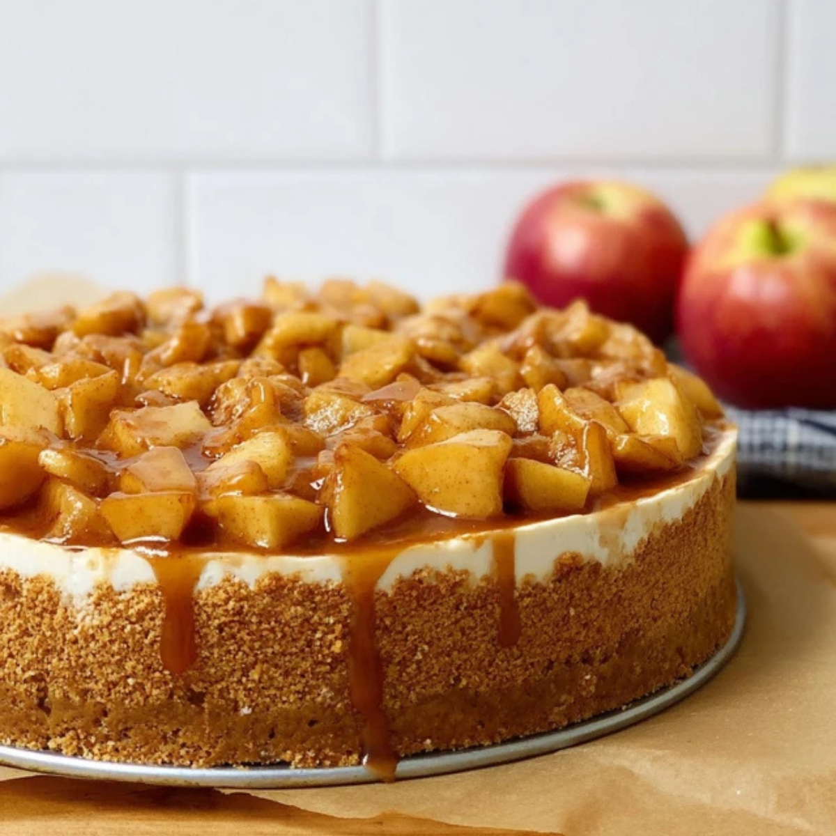 No-Bake Apple Pie Cheesecake – A Festive and Creamy Dessert - What To Cook