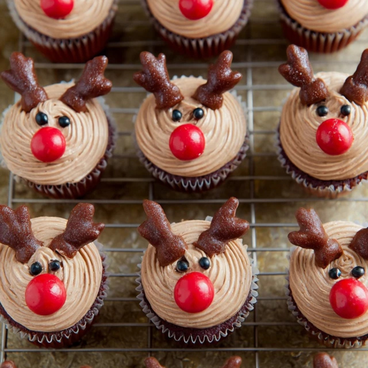 Easy Reindeer Cupcakes: The Perfect Holiday Treat - What To Cook