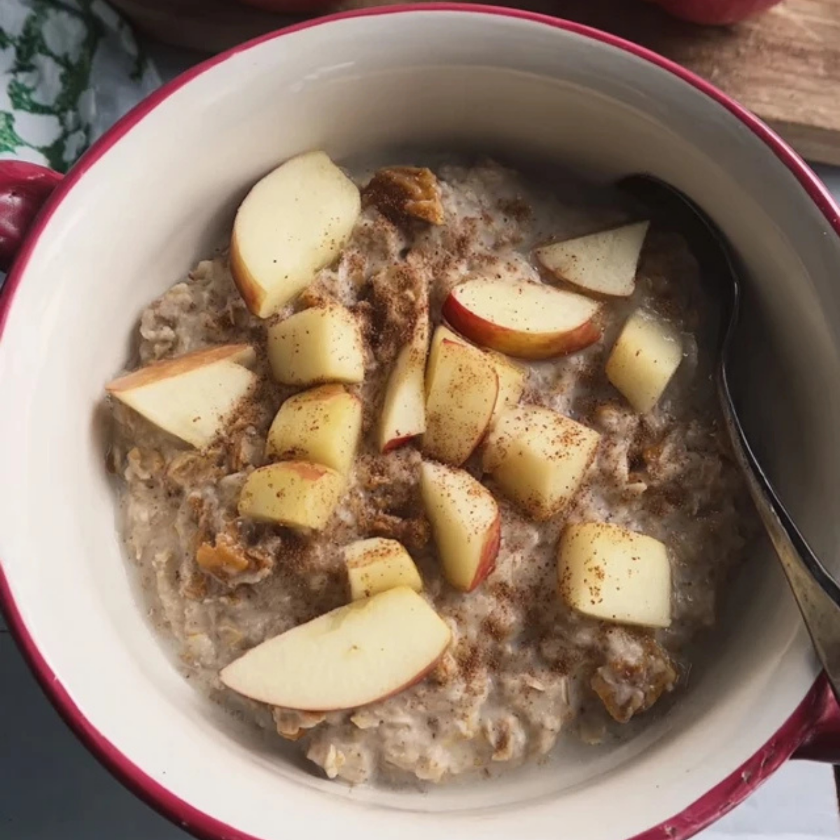 Apple and Cinnamon Porridge: A Warm, Comforting Breakfast - What To Cook
